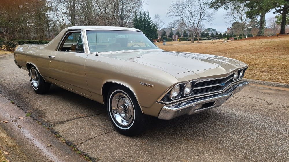 Auction Dilemma: Chevrolet El Camino Vs. Ford Ranchero