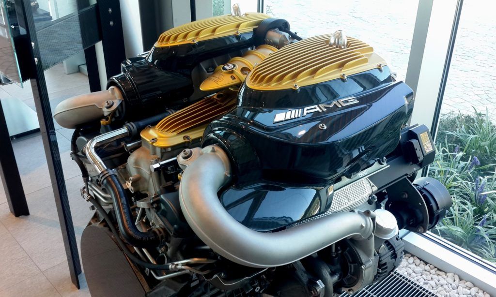 4 Photos Of The Most Gorgeous V12s (And 4 V8s That Look Even Cooler)