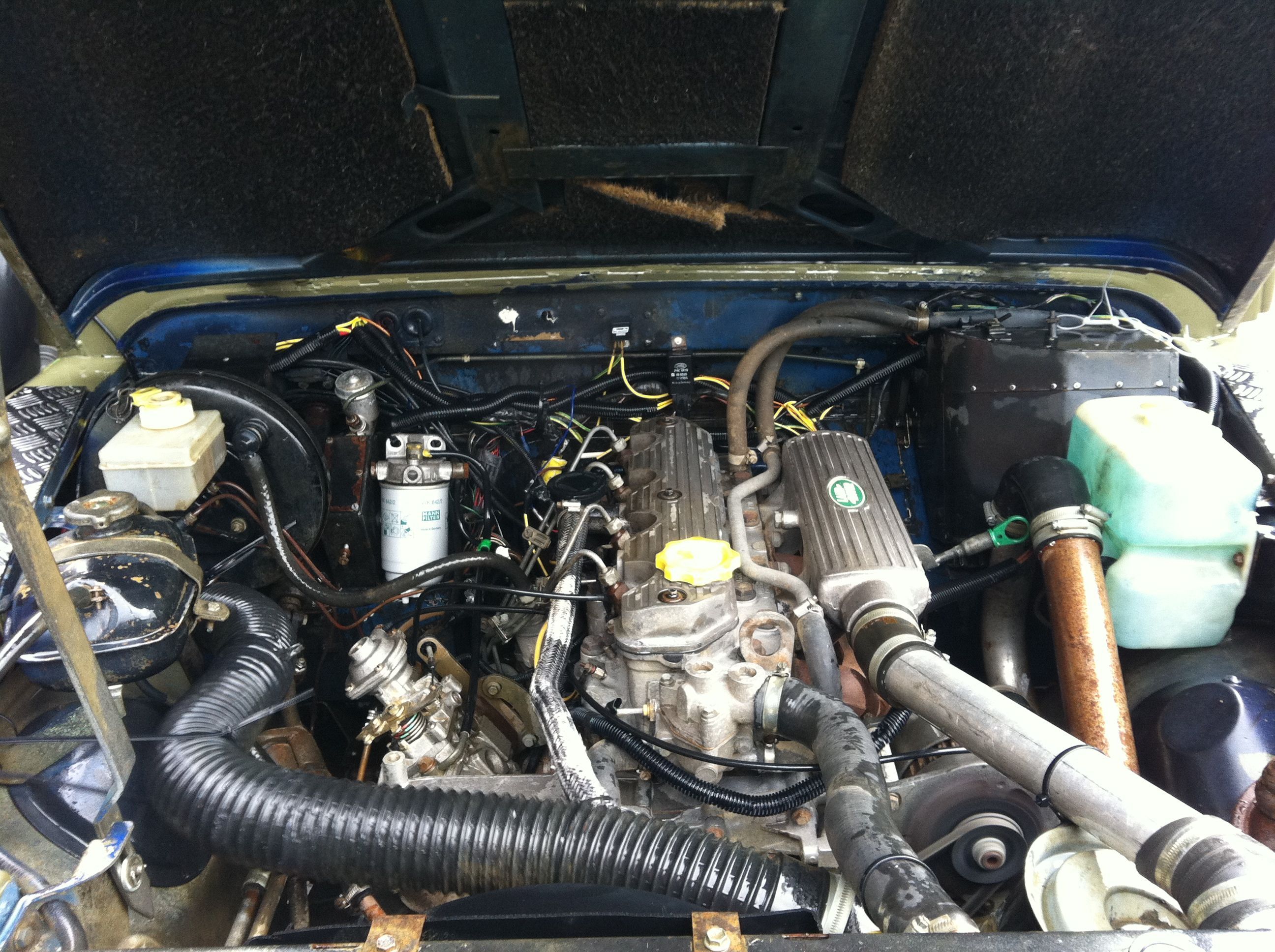 Here's The Coolest Features Of The Land Rover Defender