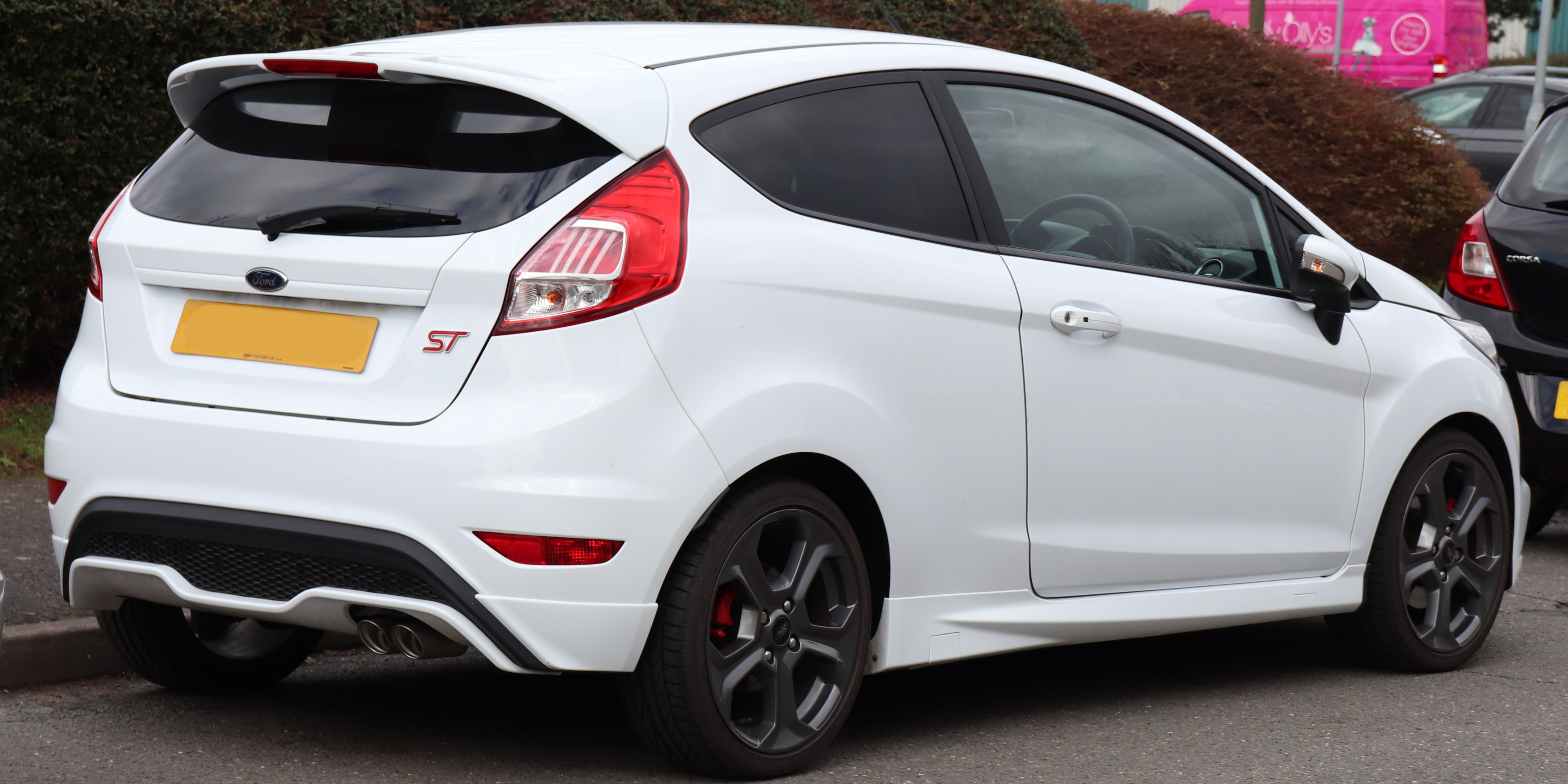 10 Coolest Entry Level Sports Cars For A Budget-Conscious Buyer In 2021