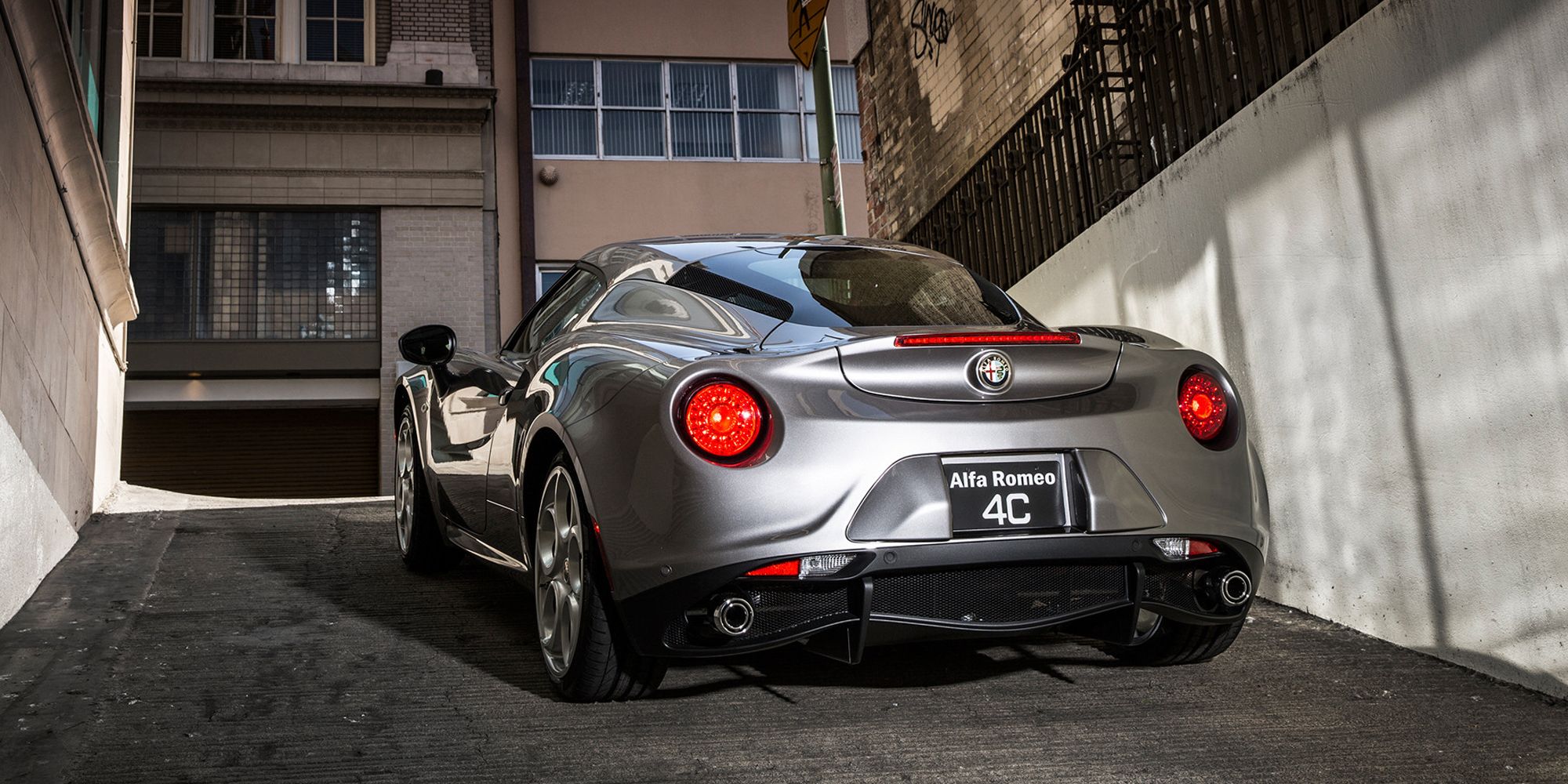 5 Reasons Why The Alfa Romeo 4C Is An Awesome Sports Car (5 Reasons Why ...