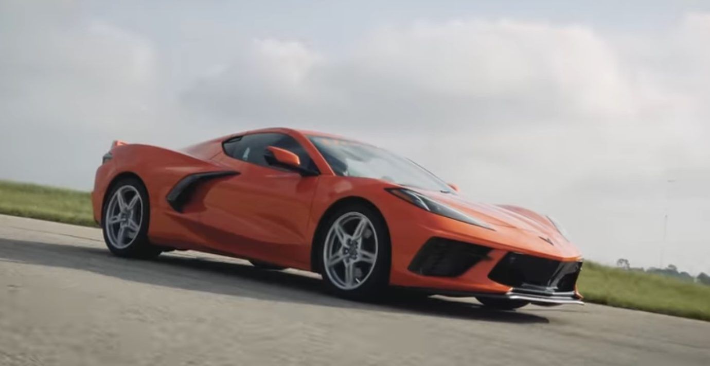 Watch This Chevrolet C8 Corvette With Bolt-On Modifications Dust a Stock C8