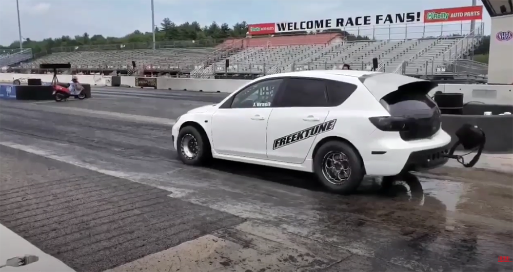 Mazdaspeed3 With 562-HP Tries To Reach Top Speed On The Autobahn