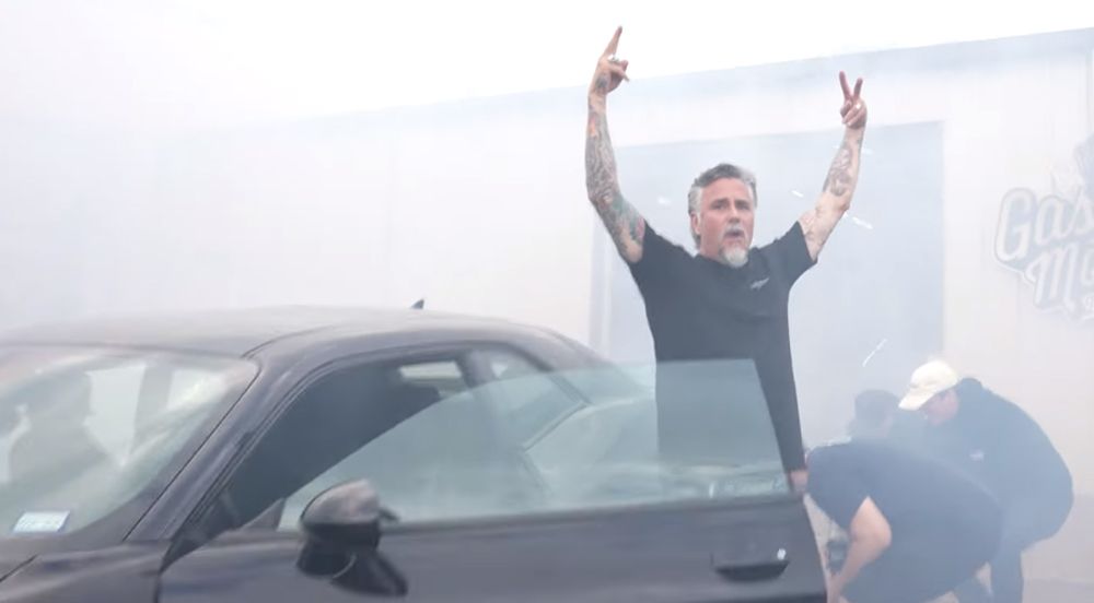 Richard Rawlings Organizes A Challenger Hellcat Donut Contest Between ...