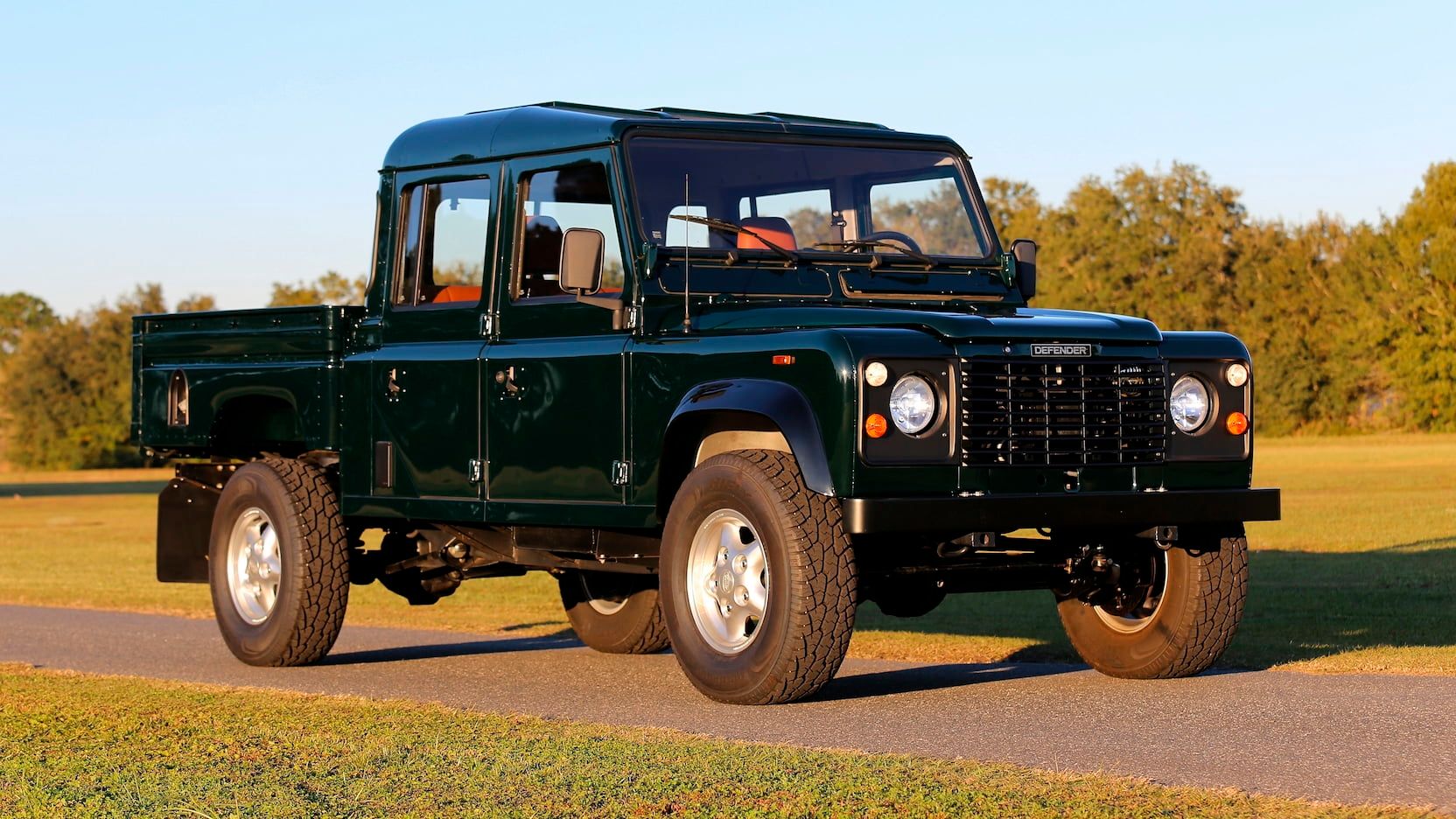 These Classic Land Rovers Are Begging To Go Off-Road