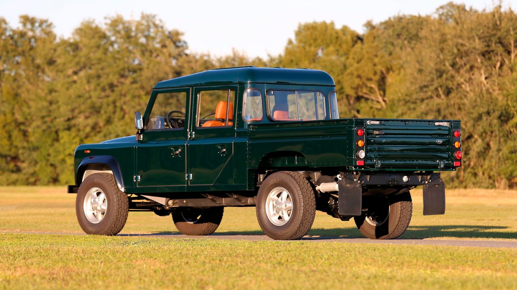 These Classic Land Rovers Are Begging To Go Off-Road
