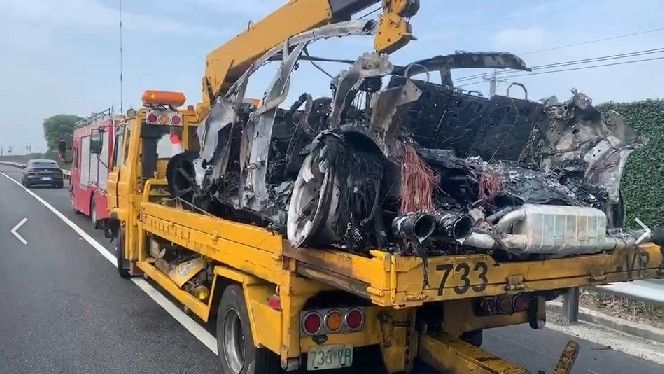 Watch This Lamborghini Urus Burst Into Flames In Taiwan