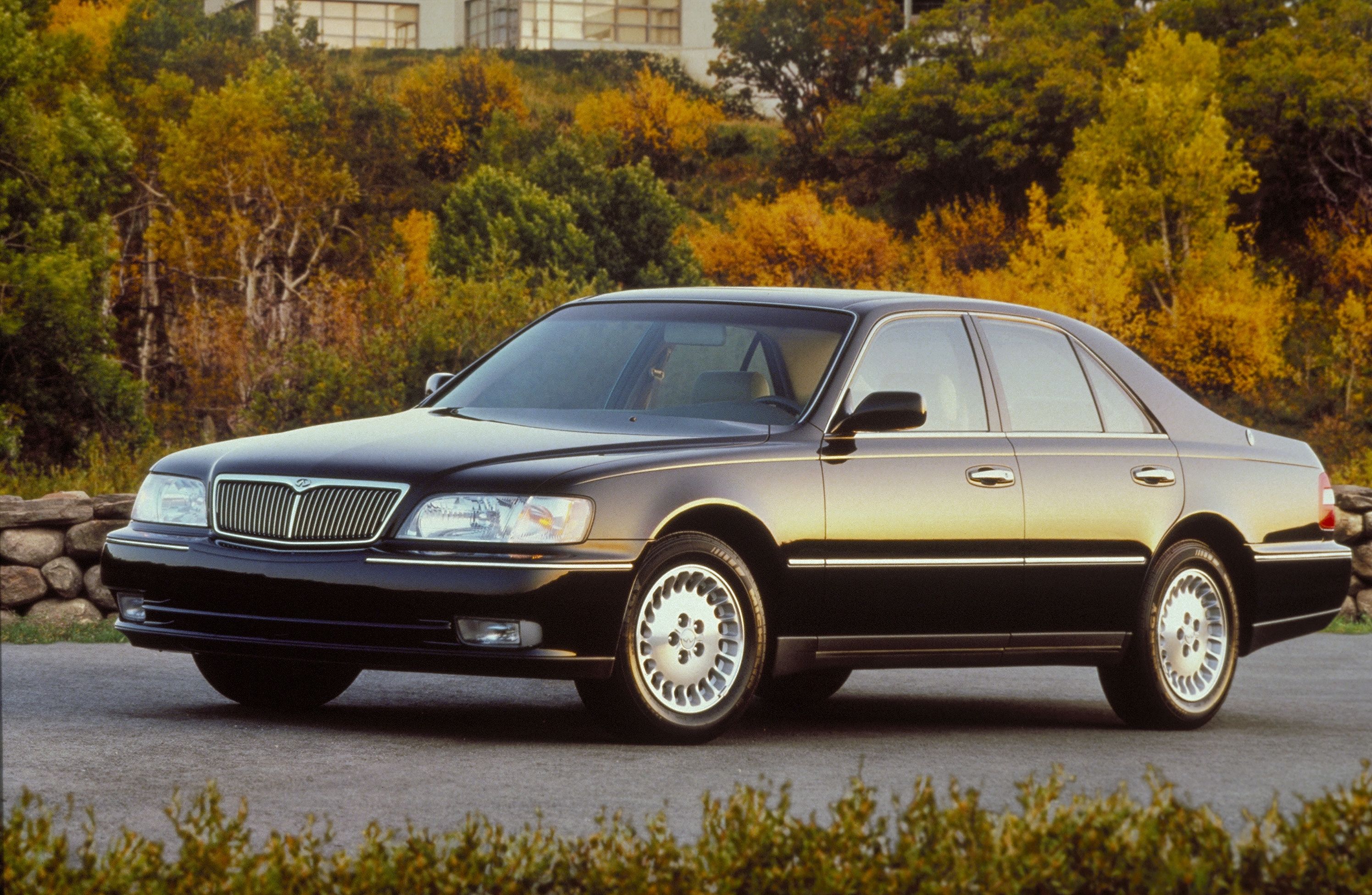 10 Greatest Luxury Cars From The '90s