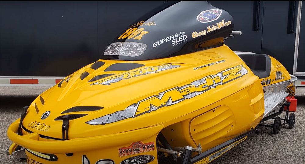 No Snow, No Problem: Modified Snowmobile Drag Races Suzuki Hayabusa On ...