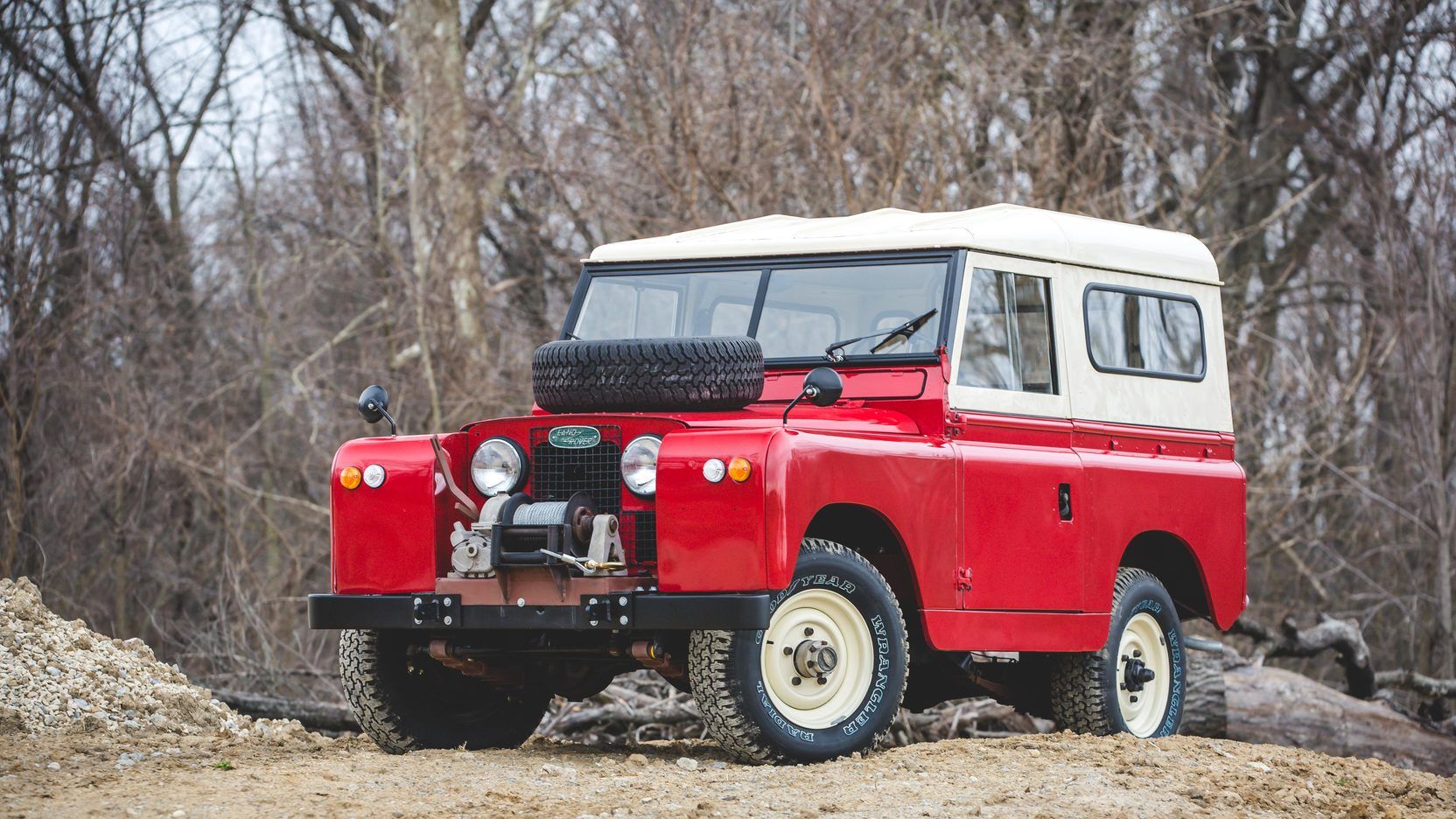 These Classic Land Rovers Are Begging To Go Off-Road