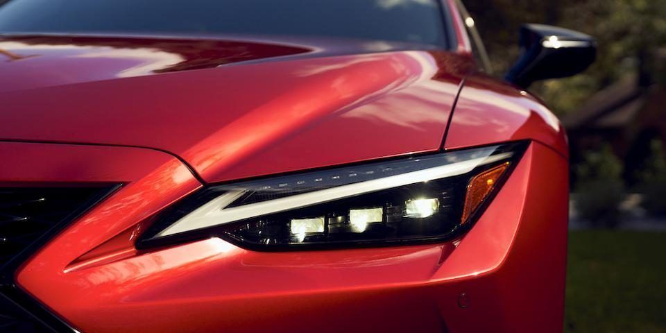 Here Are The Coolest Features In The New Lexus IS 350 F