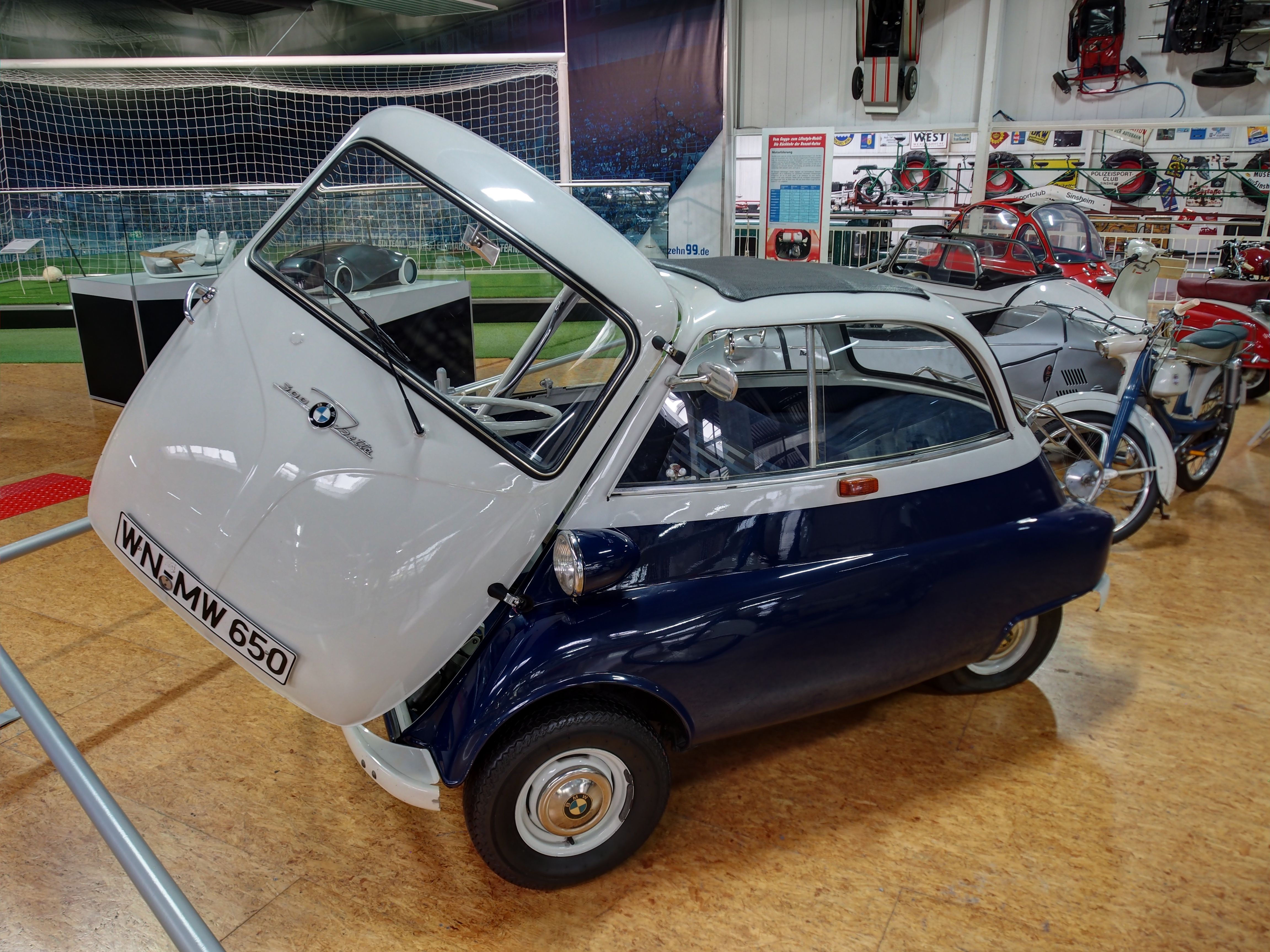 Isetta 300: The BMW Everyone Loves To Hate