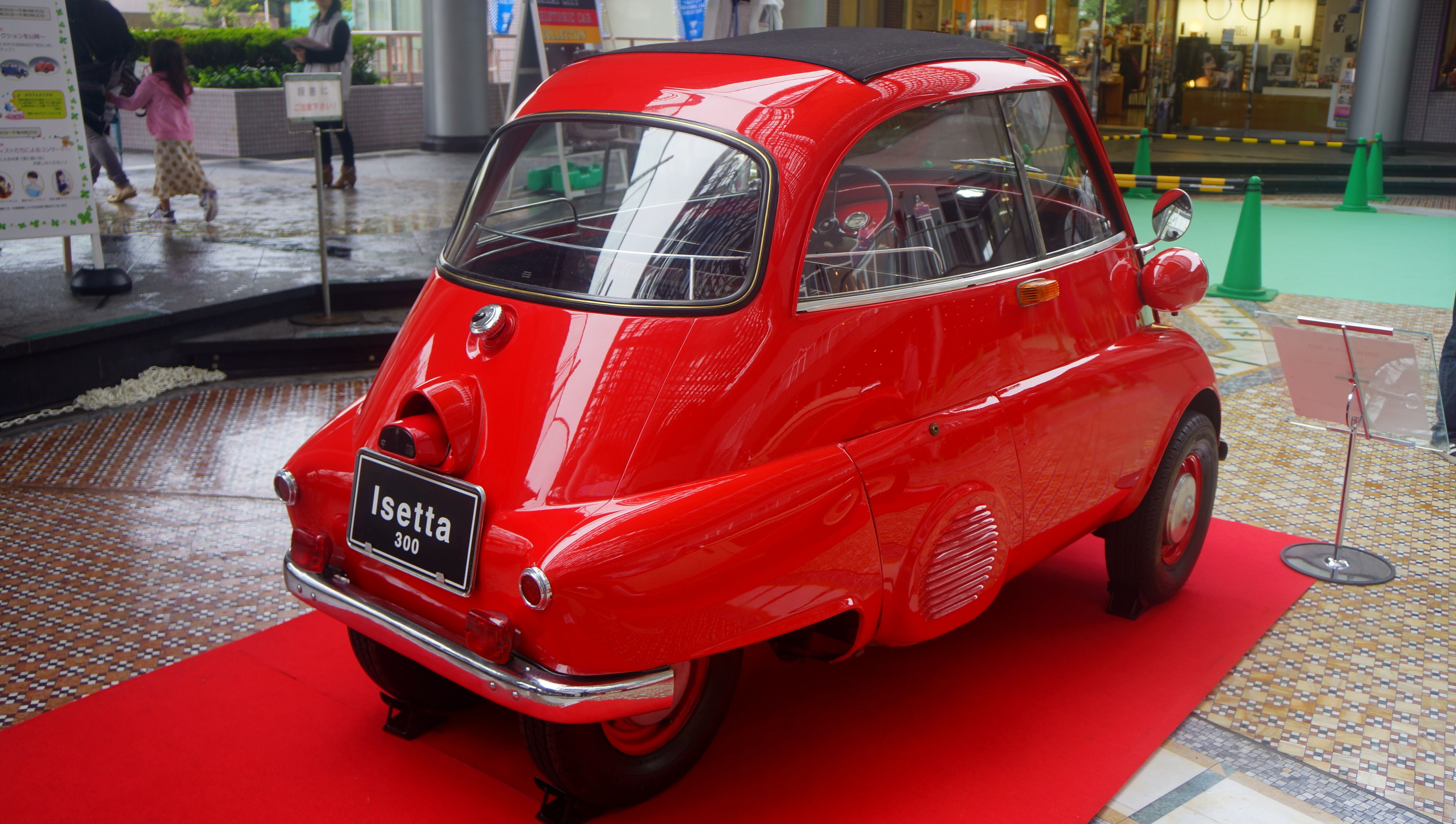 Isetta 300: The BMW Everyone Loves To Hate