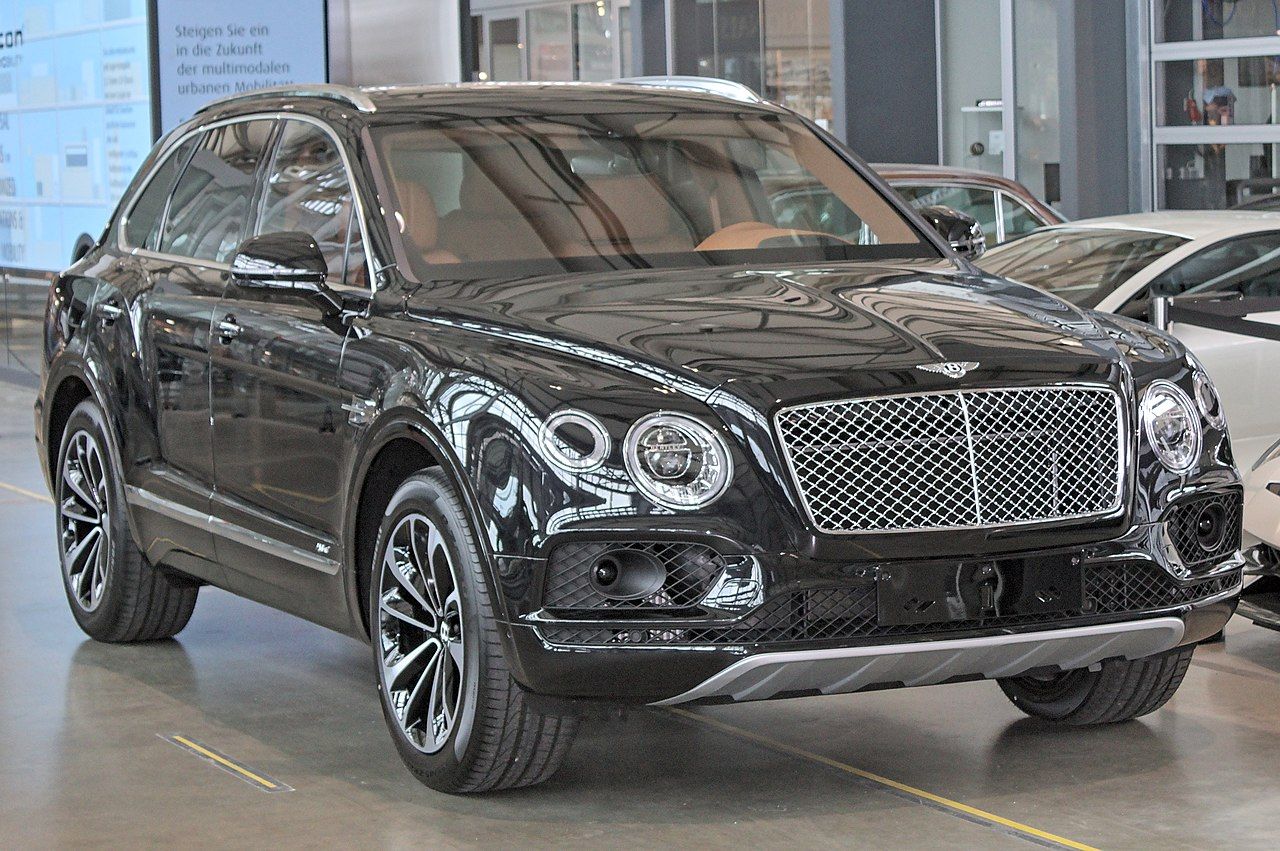 10 Most Ridiculously Luxurious Features In Modern Cars