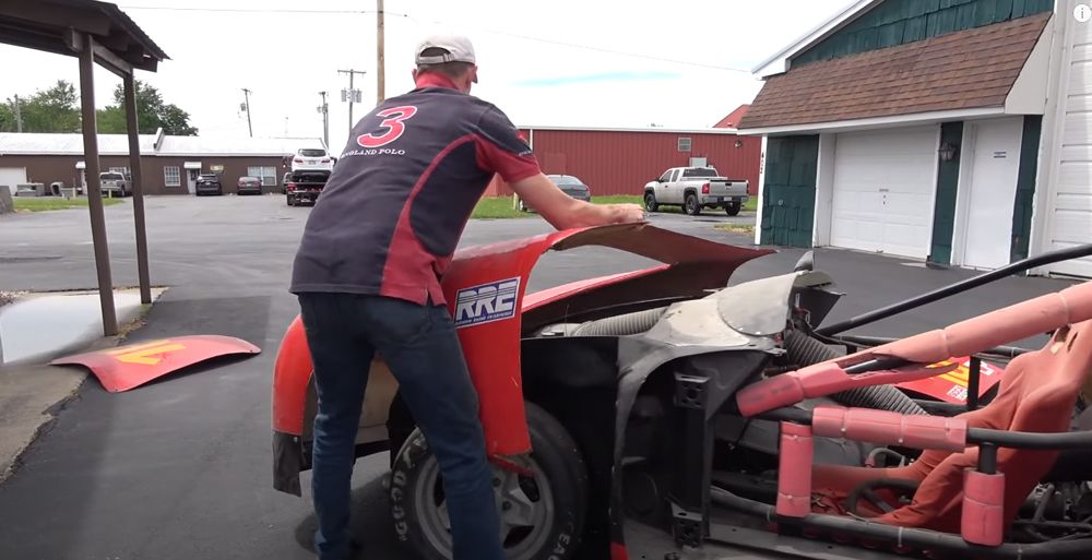 YouTuber Dismantles A Porsche 956 In Minutes Using Just A Knife