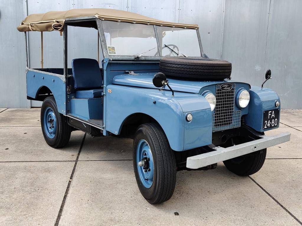 These Classic Land Rovers Are Begging To Go Off-Road