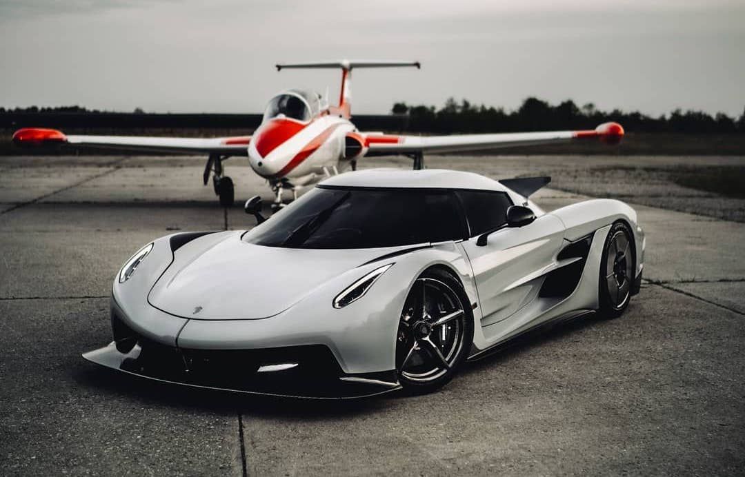 Watch A Pair Of Koenigsegg Jesko Prototypes Let Loose