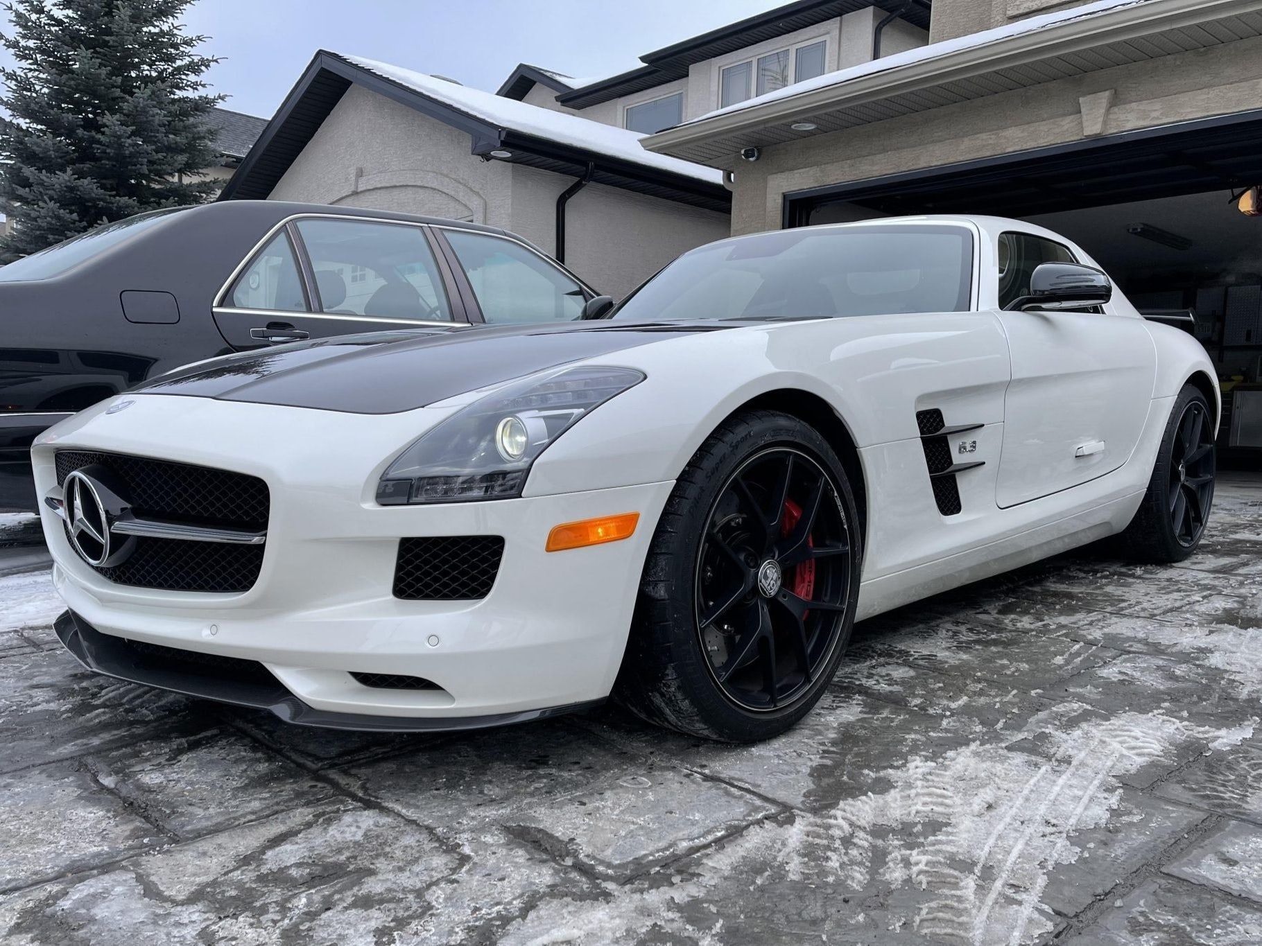 5 Fastest SRT Cars (And 5 Mercedes-Benz AMGs That Can Destroy Them)