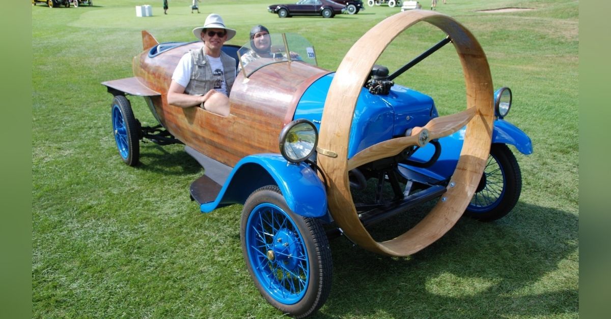 The Helicron: Airplane Technology For The Road At The Forefront