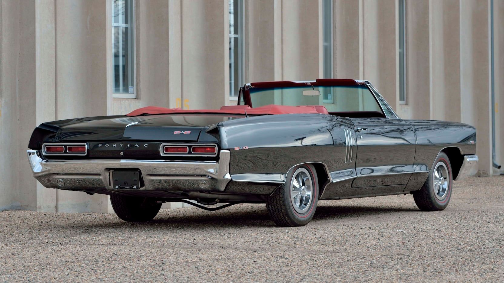 These Classic Muscle Cars Had Some Incredible Luxury Features