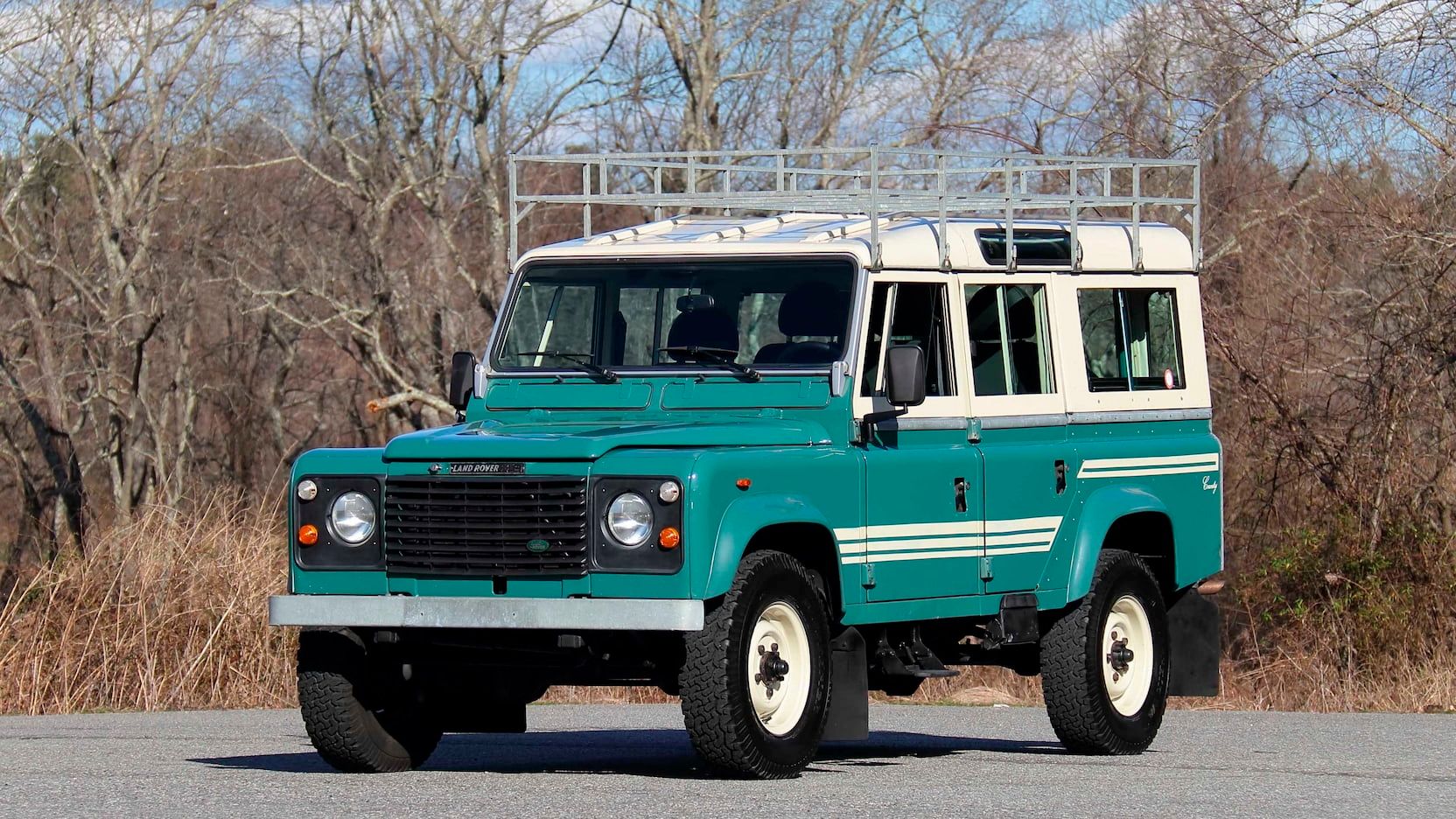 These Classic Land Rovers Are Begging To Go Off-Road