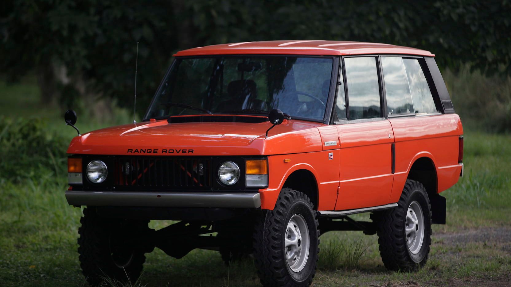 These Classic Land Rovers Are Begging To Go Off-Road
