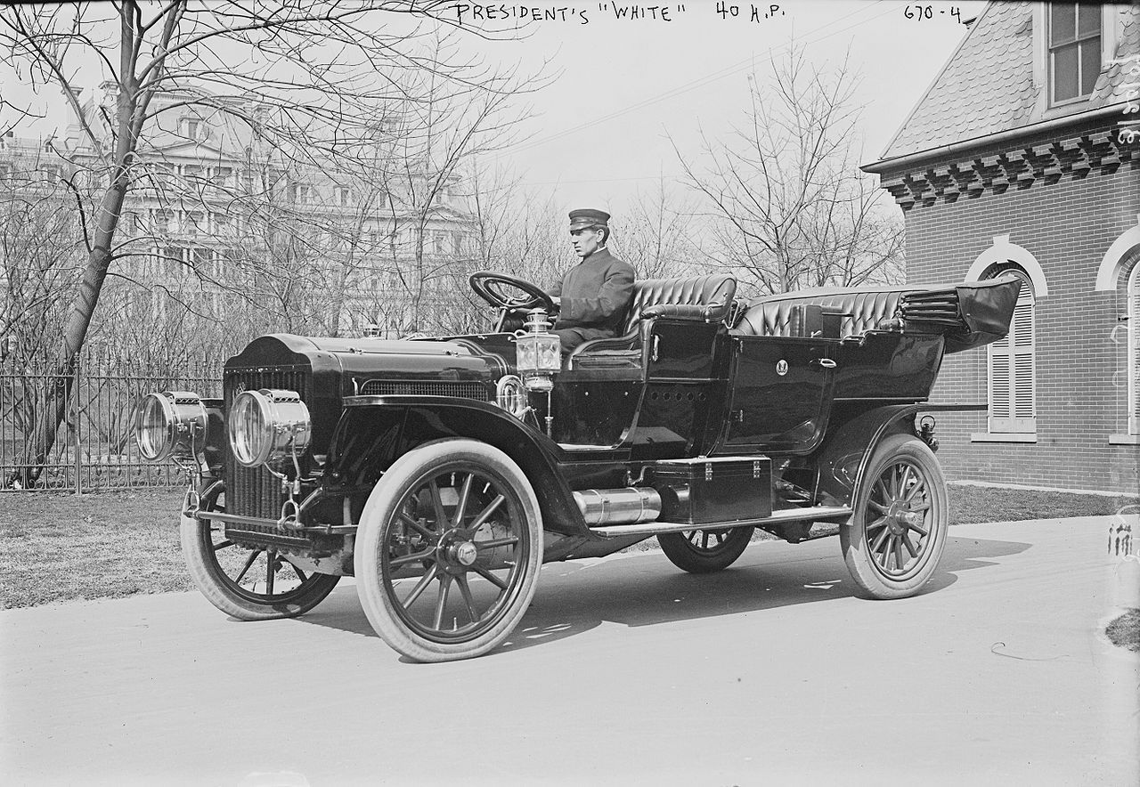 Check Out Out These Old Presidential Cars Before "The Beast"
