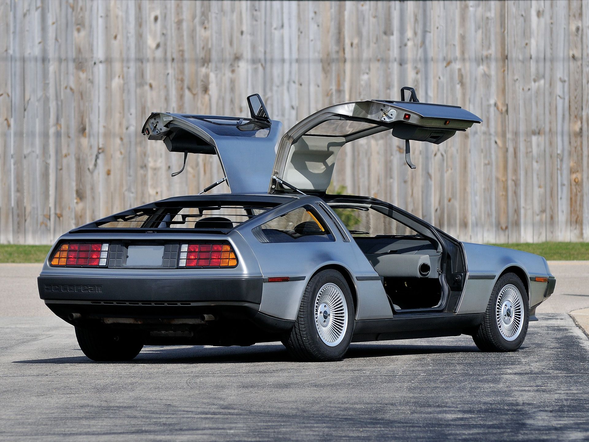 10 Things Everyone Forgot About The DeLorean From Back To The Future