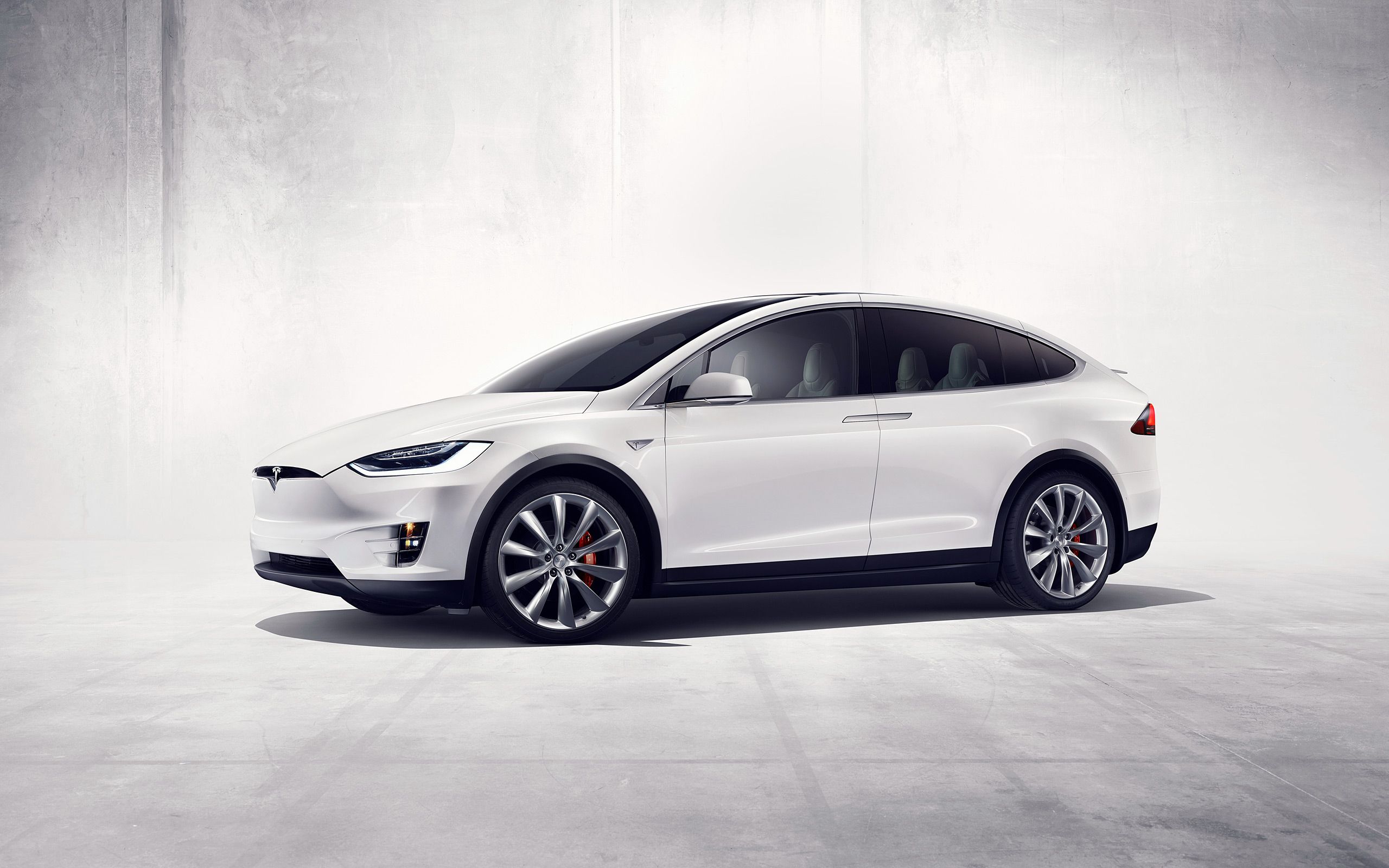 These Are The Coolest Features On The Tesla Model X