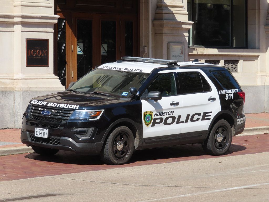 Watch: Dodge Challenger Hellcat Races Ahead Of The Cops In A High-Speed ...