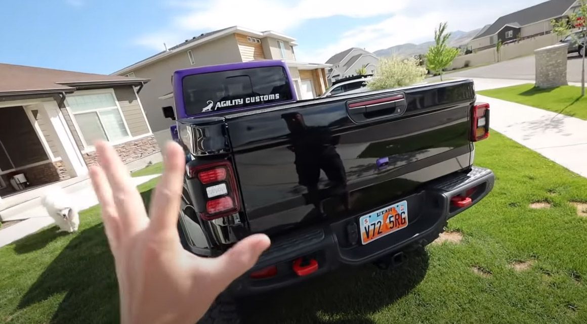 Stradman's Hellcat-Powered 6x6 Gladiator Puts The VelociRaptor To Shame