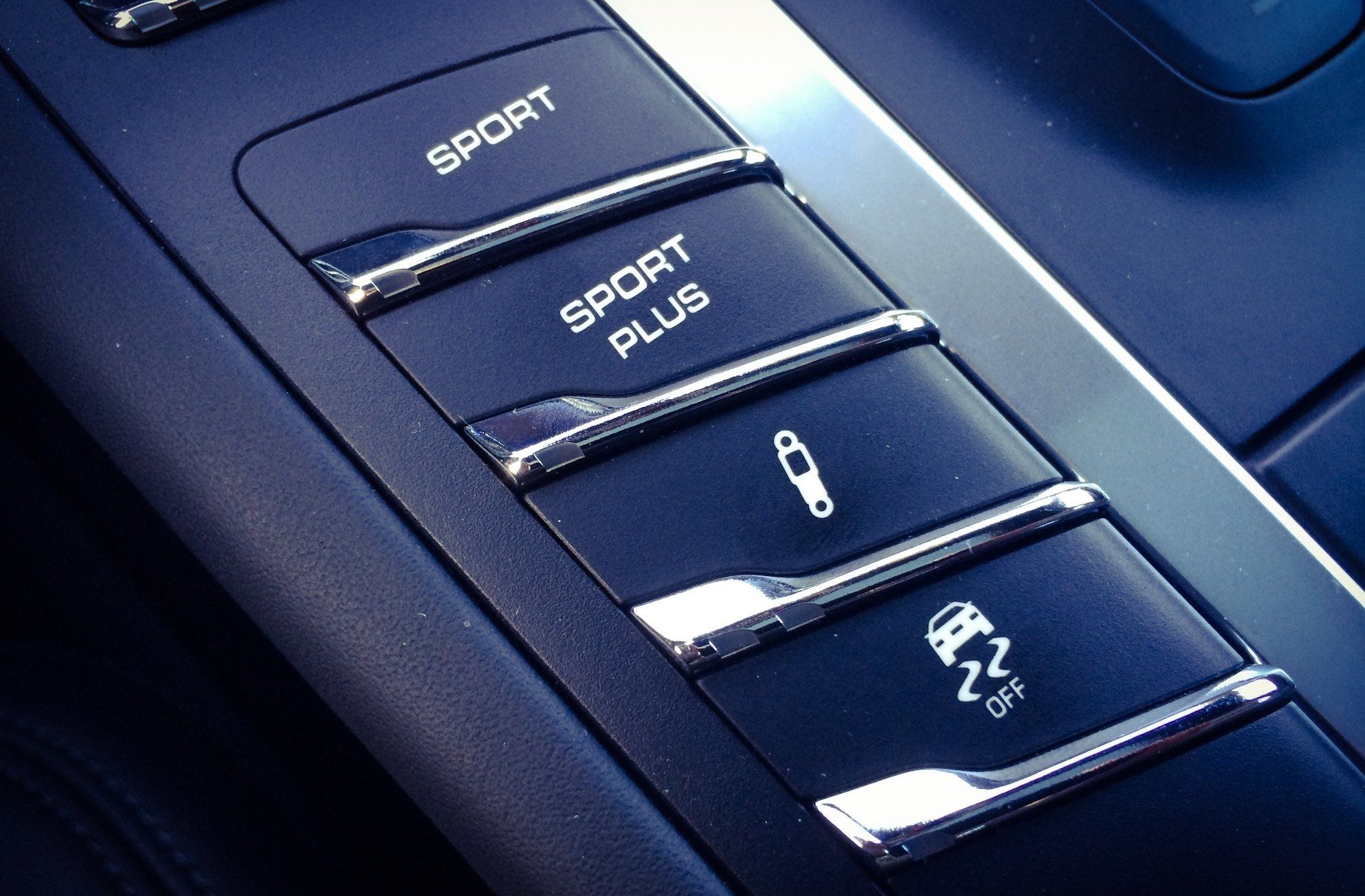 These Are The 10 Coolest Features On The Porsche Macan GTS