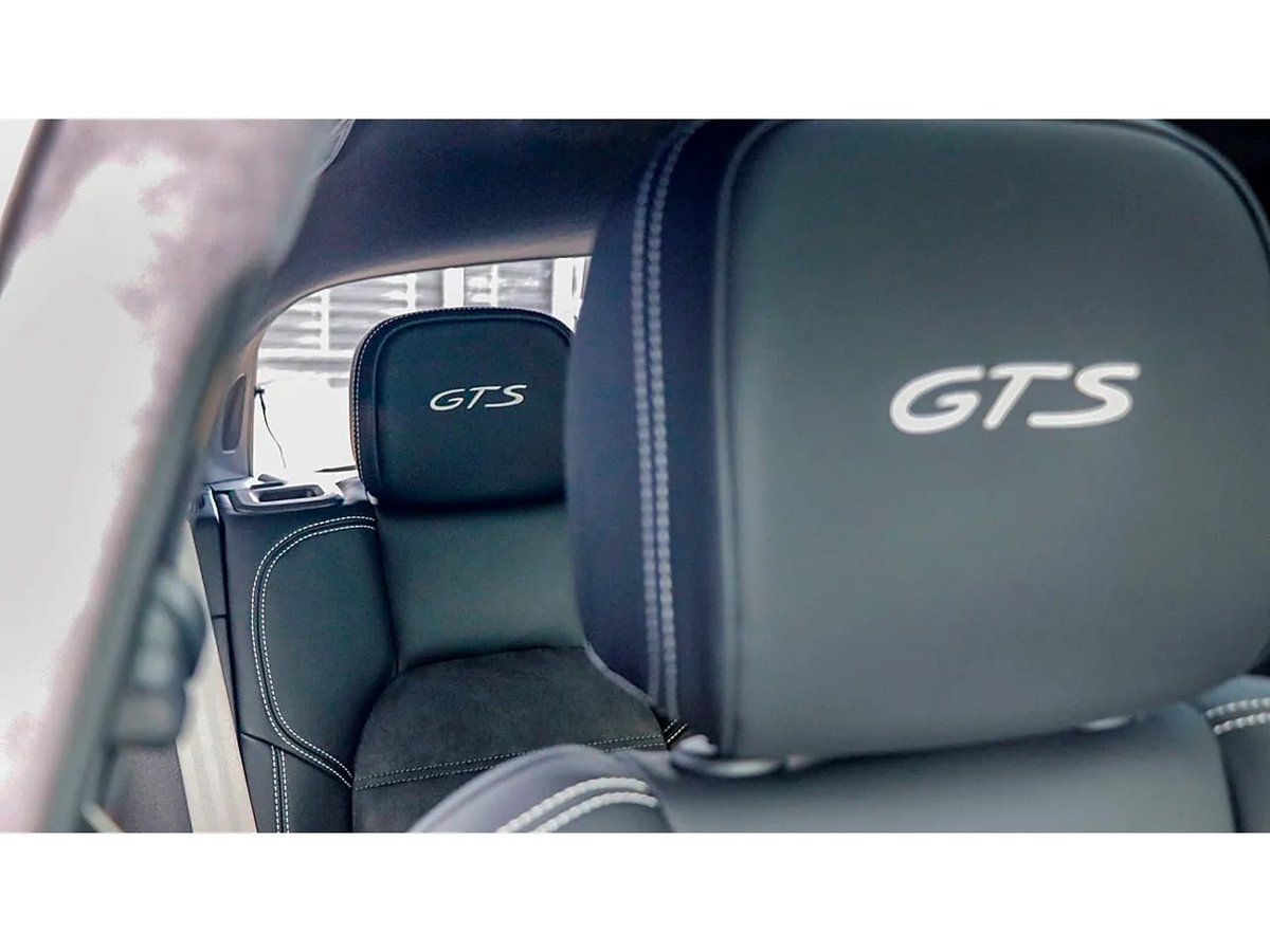 These Are The 10 Coolest Features On The Porsche Macan GTS