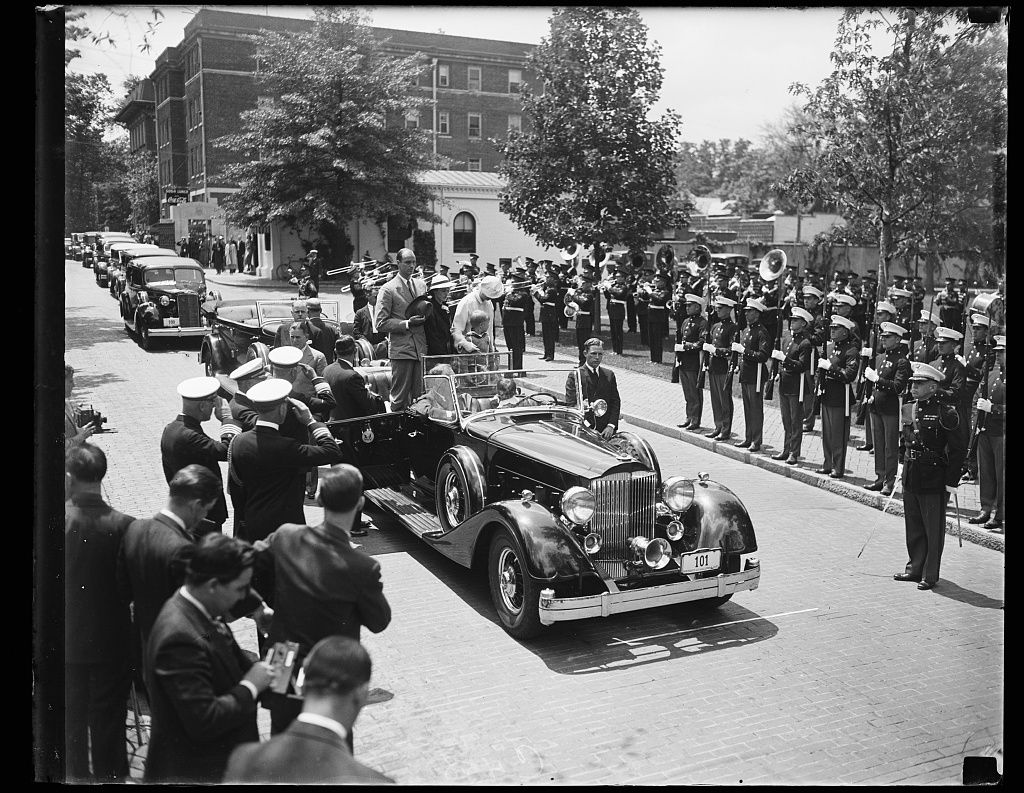 Check Out Out These Old Presidential Cars Before "The Beast"