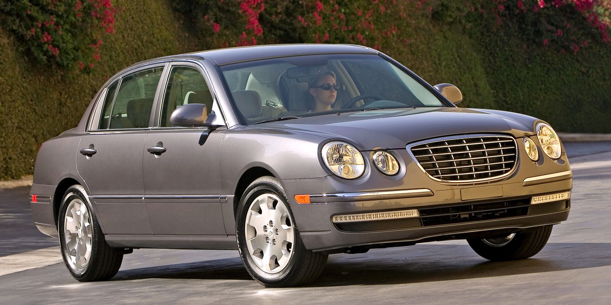 5 Amazing Cars To Come Out Of The 2000s (5 That Are Best Left Forgotten)