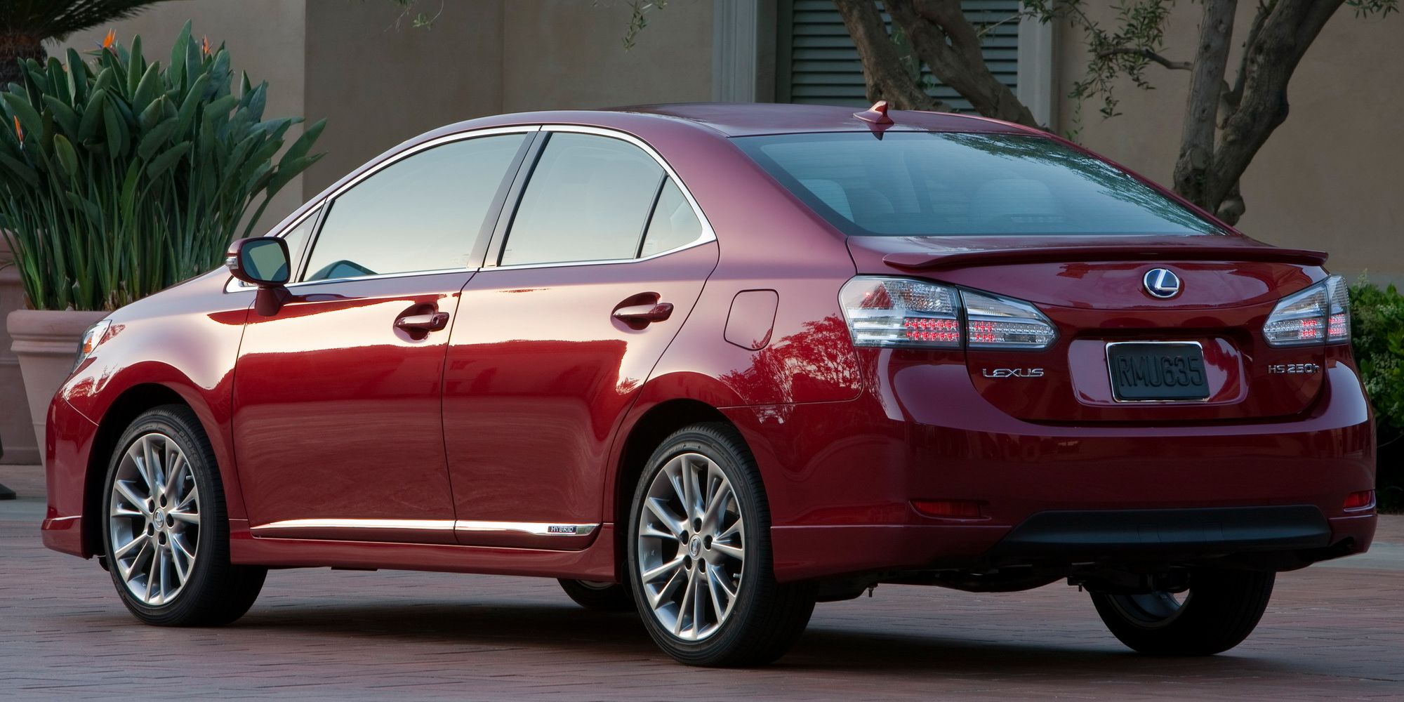 5 Amazing Cars To Come Out Of The 2000s (5 That Are Best Left Forgotten)