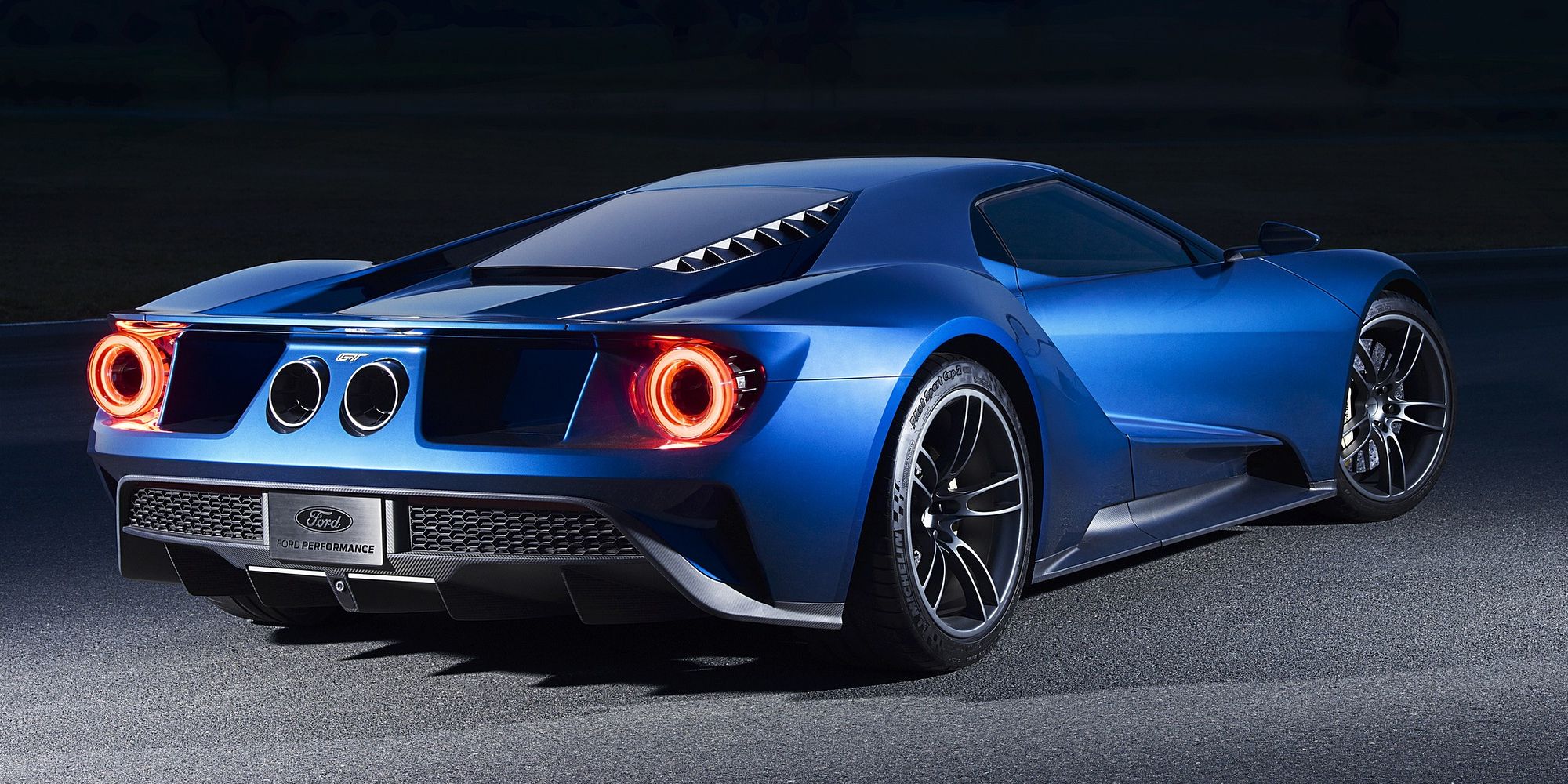 5 Reasons Why The New Ford GT Is Awesome (5 Reasons Why We'd Have The ...