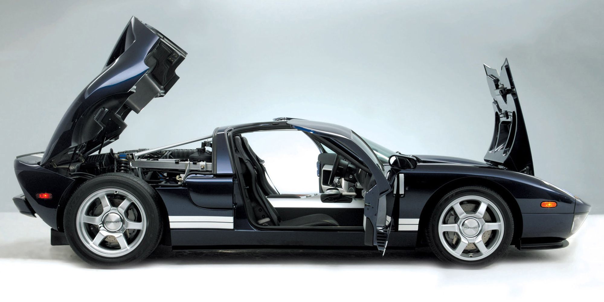 5 Reasons Why The New Ford GT Is Awesome (5 Reasons Why We'd Have The ...