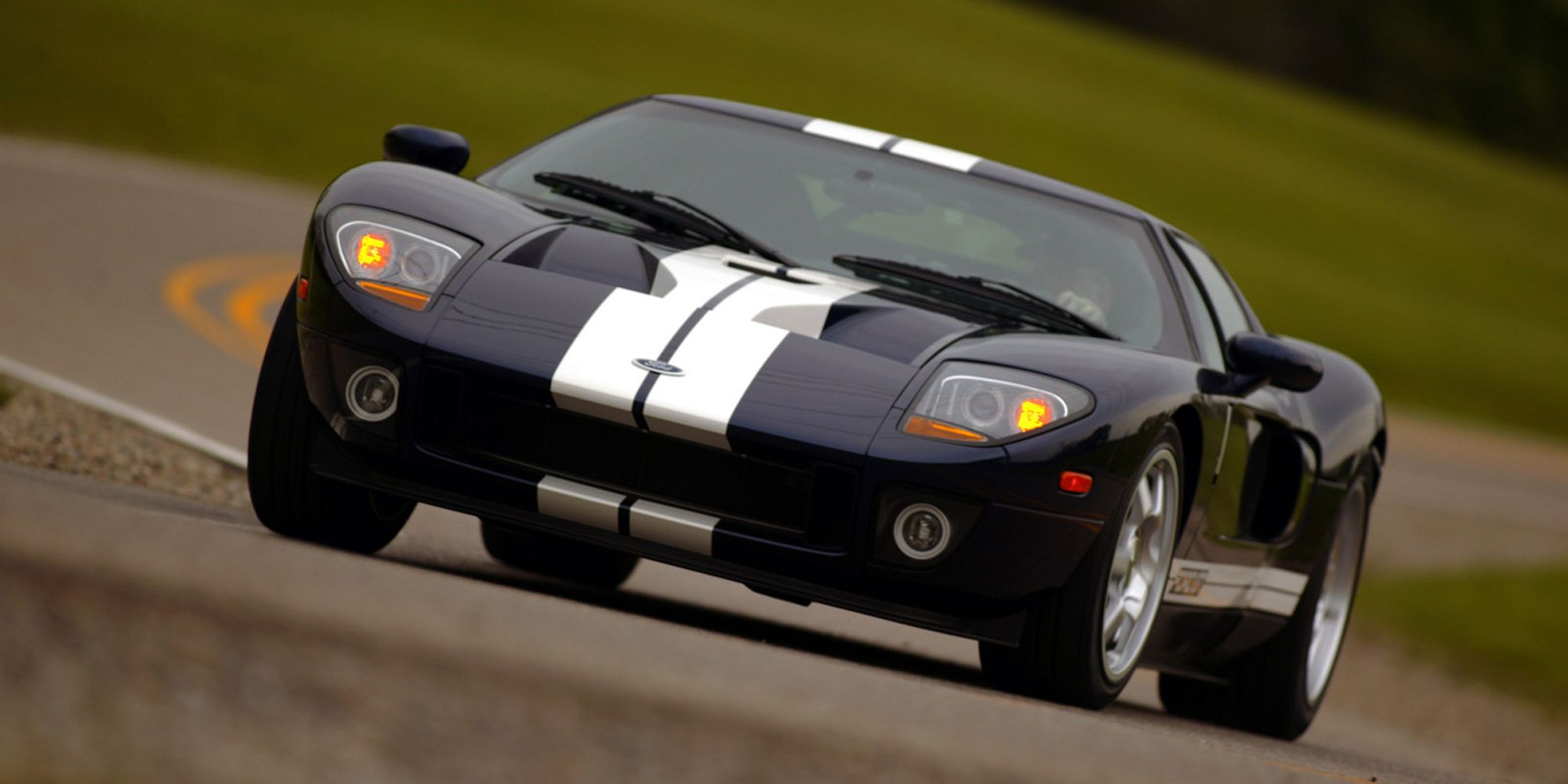 5 Reasons Why The New Ford GT Is Awesome (5 Reasons Why We'd Have The ...