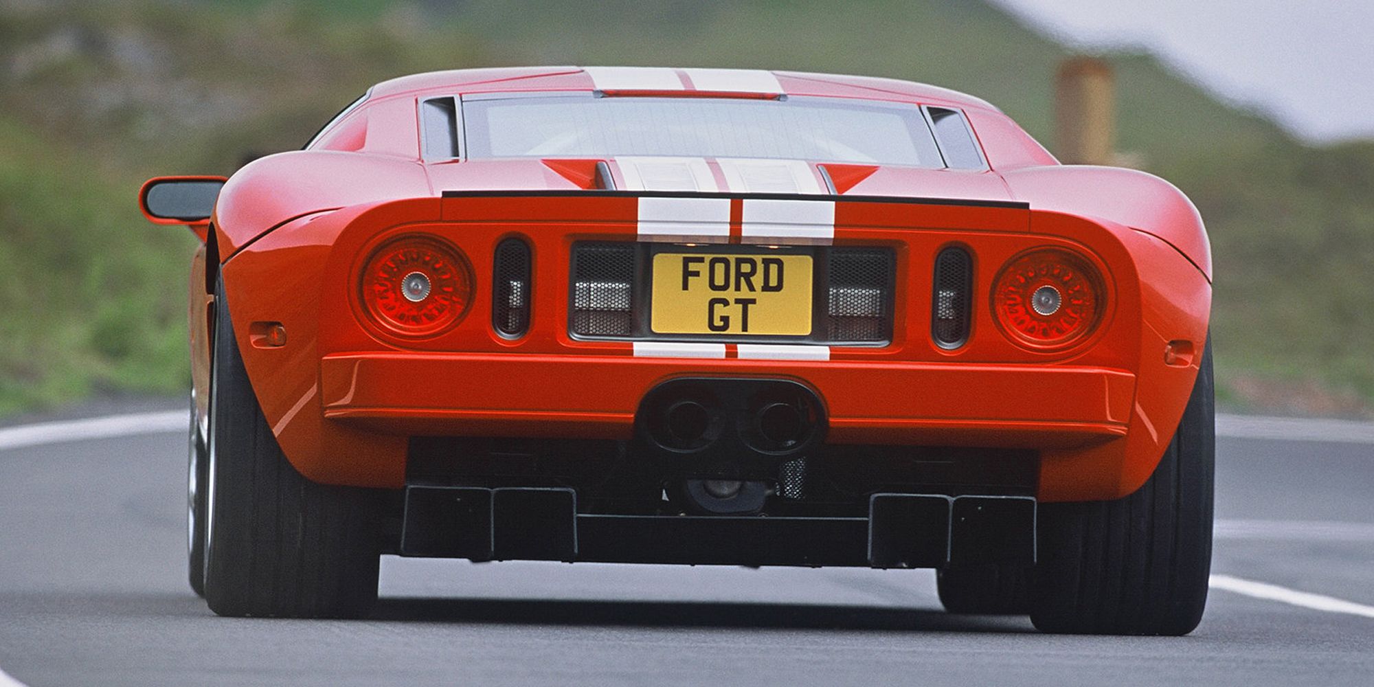 5 Reasons Why The New Ford GT Is Awesome (5 Reasons Why We'd Have The ...