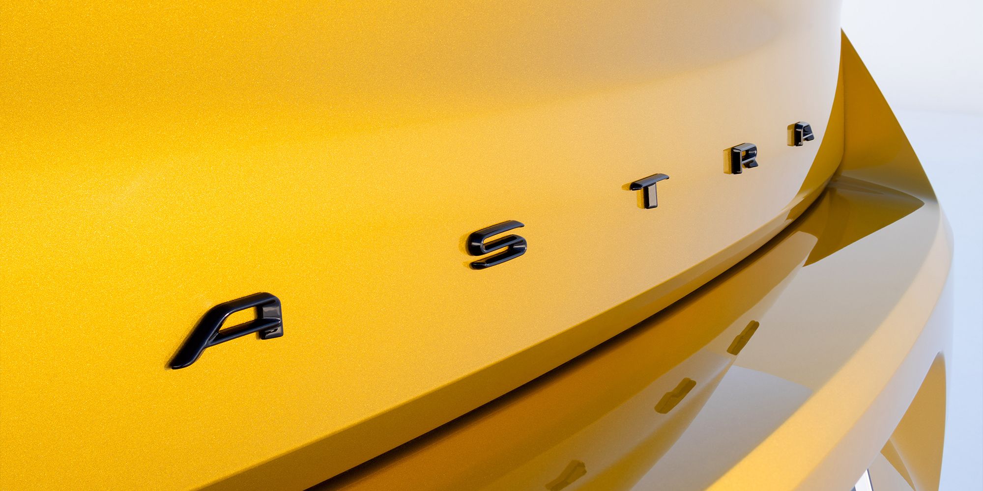 Here's Everything You Need To Know About The New Opel Astra