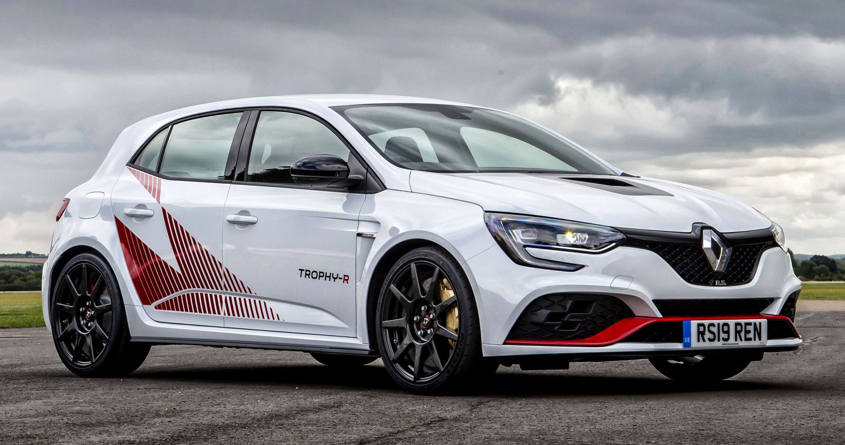 10 Hot Hatchbacks That Are More Fun To Drive In The Real World Than ...