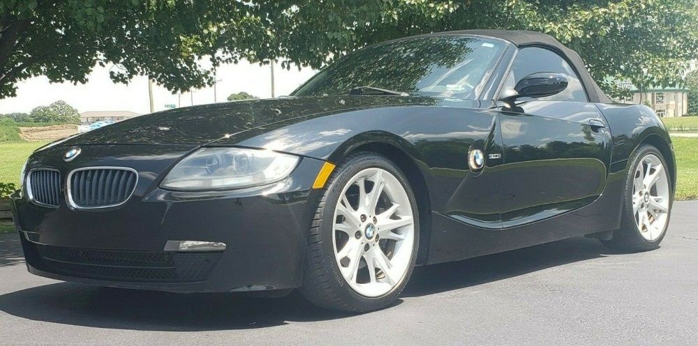 Auction Dilemma: BMW Z4 Vs. Pontiac Solstice GXP