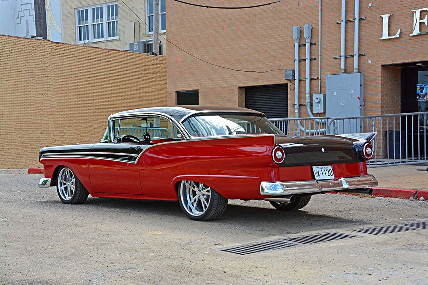 Anyone Can Afford These Gorgeous '50s Classics