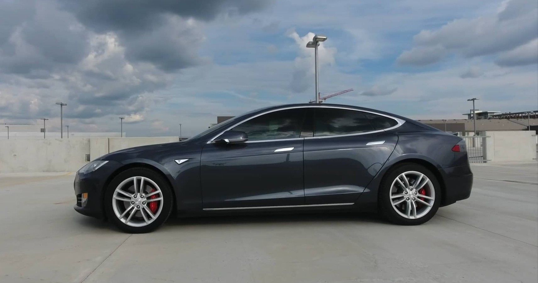 Heres Everything You Should Know About The Tesla Model S P85d