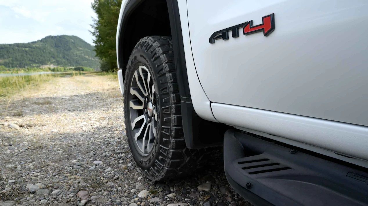 Here's What Makes The GMC Sierra AT4 A Great Off-Road Pickup Truck
