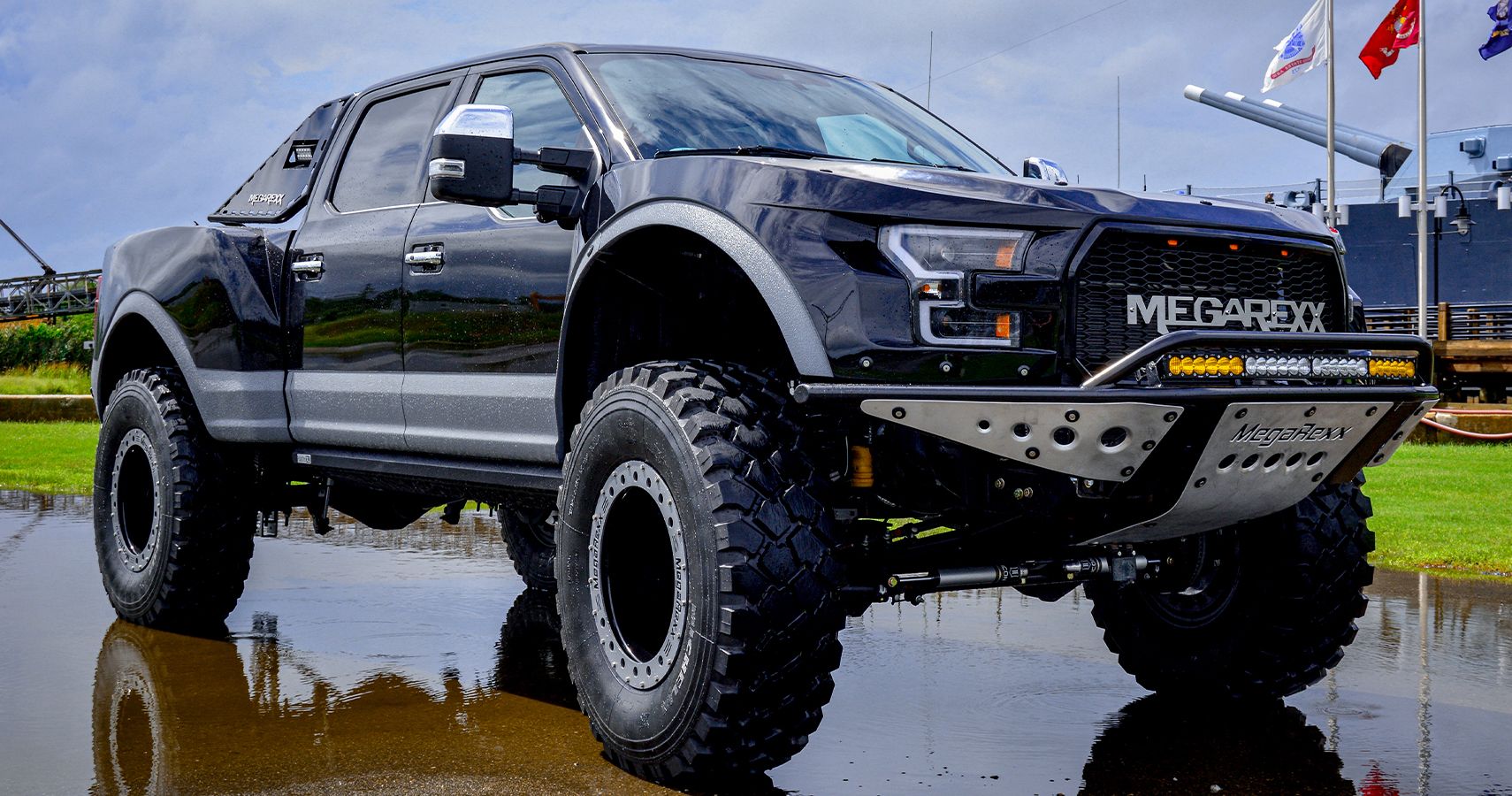 EXCLUSIVE: How MegaRexx's Bigger And Badder MegaRaptor Dwarfs The ...