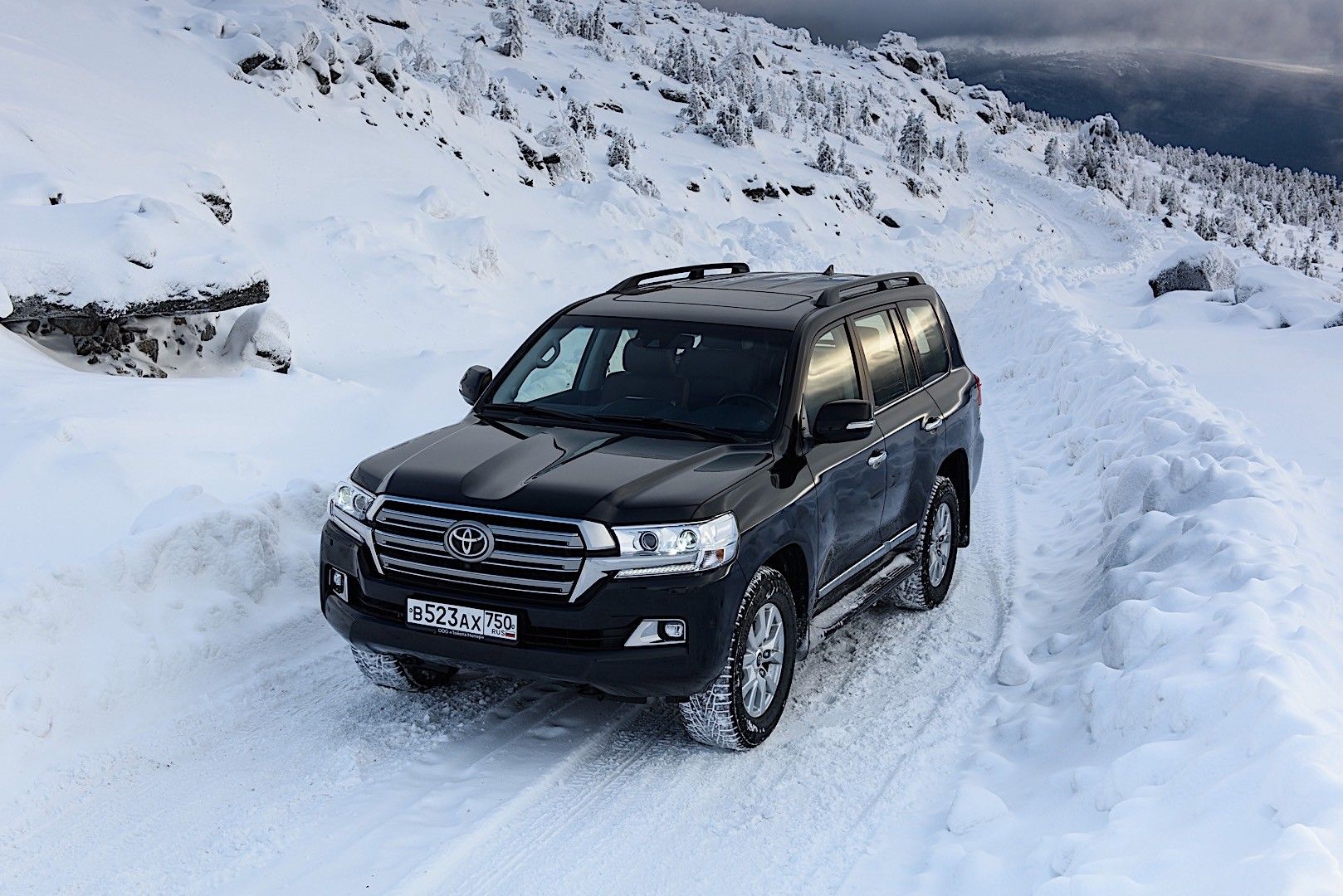 10 Awesome Japanese Cars With V8 Engines