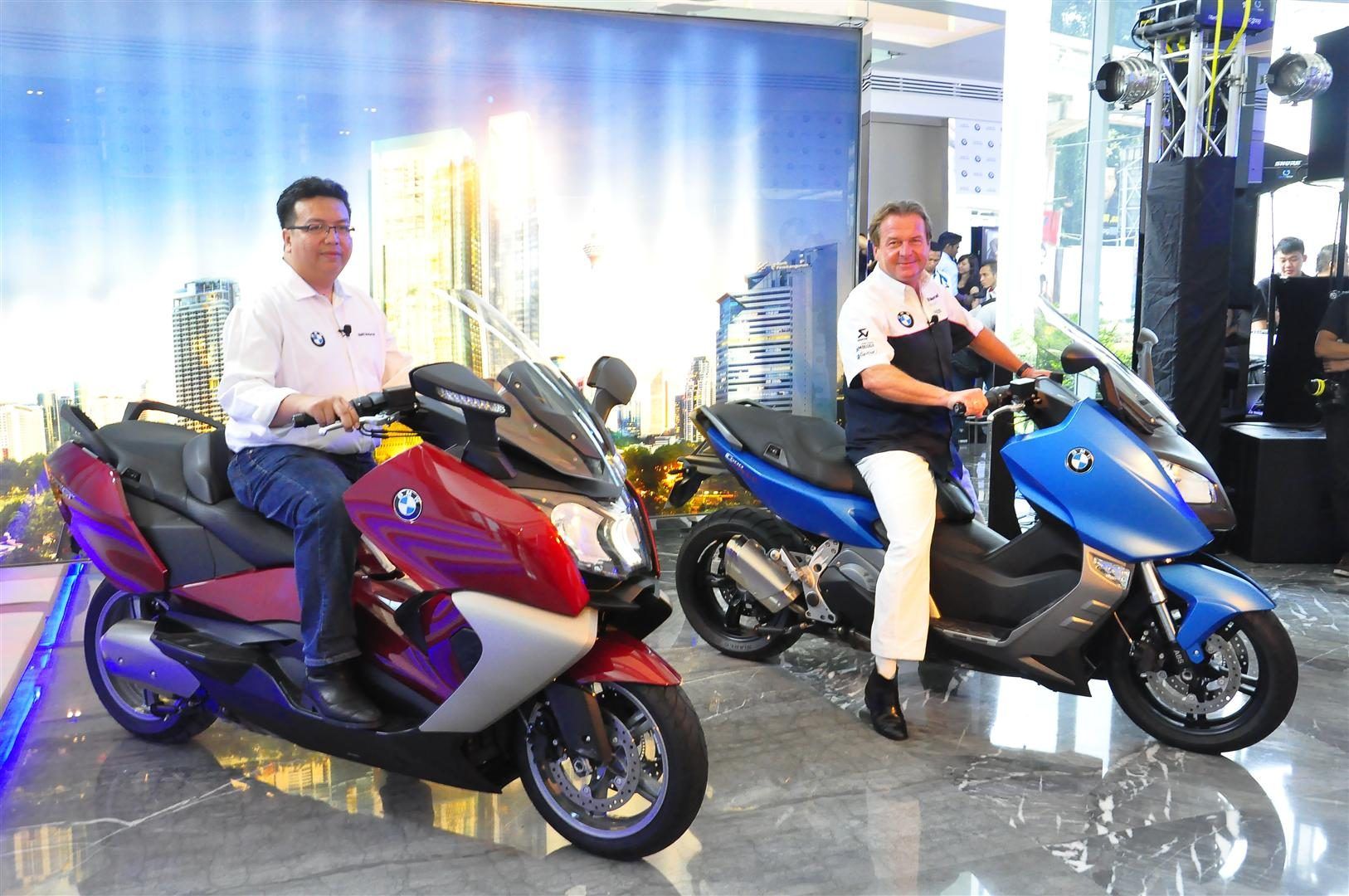 9 Reasons Why Maxi Scooters Are Awesome (1 Reason Why We Wouldn't Buy One)