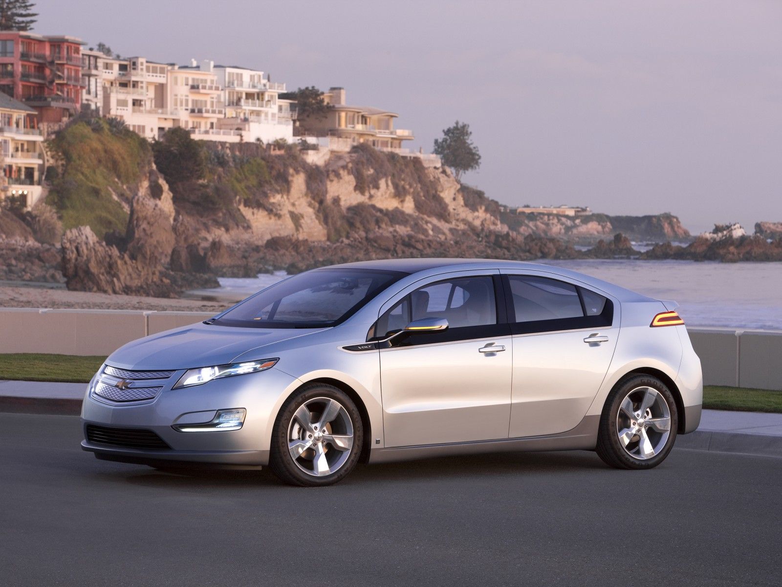 8 Reasons Why We Like The Chevy Volt (2 Reasons Why We'll Never Buy One)
